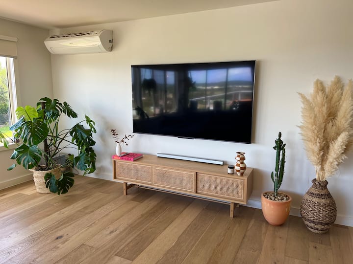 Coastal Collendina Getaway, Entire Family Home - Point Lonsdale