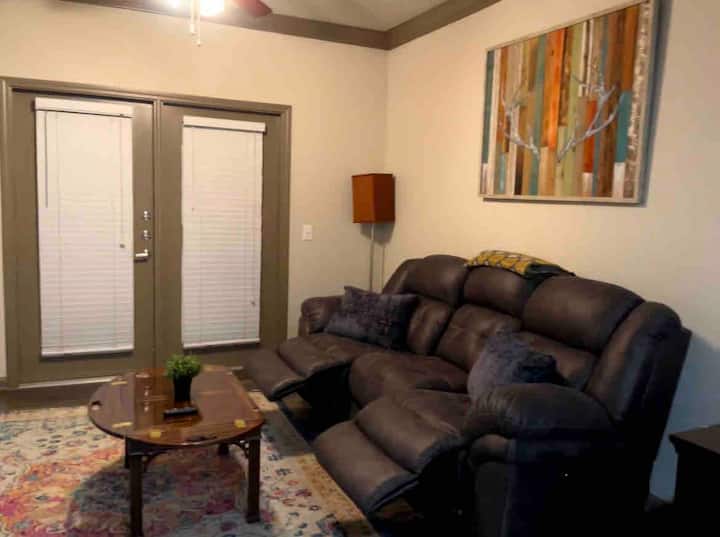 Spacious Spotless 1 Bed 1 Bath In Energy Corridor! - Houston, TX