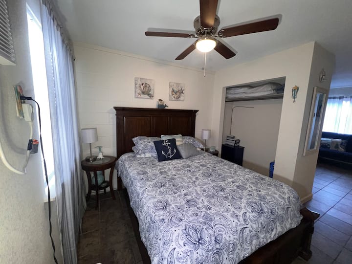 06puerta De Hierro*about 3-5min From Lackland Afb* - San Antonio, TX