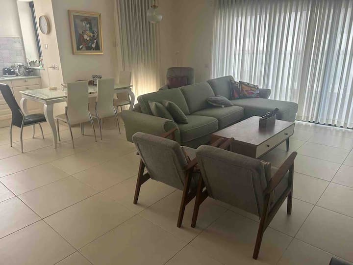 Spacious Apt In The Heart Of Tel Aviv - Tel-Aviv
