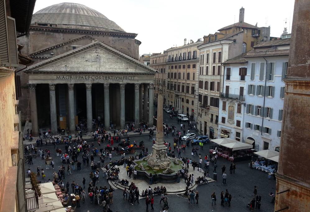 Pantheon Square is an amazing sight - Apartments for Rent in Rome ...