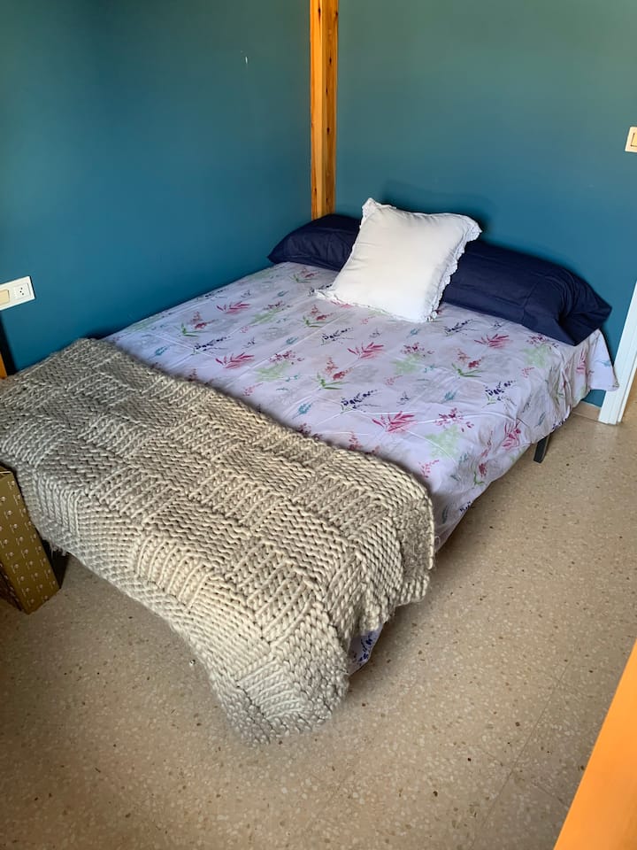Se Alquila Habitación Para Una Persona. - Alp, Catalonia