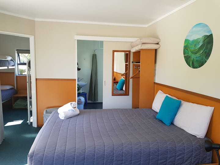 Timaru Top 10 Holiday Park- Ensuite Unit - Timaru