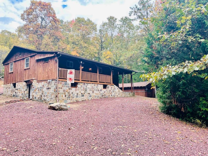 Cozy Log Cabin In Jim Thorpe - Lehighton, PA