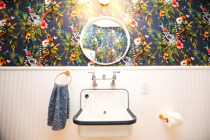Good Land Home - Shorewood / Milwaukee, Wi - Milwaukee, WI
