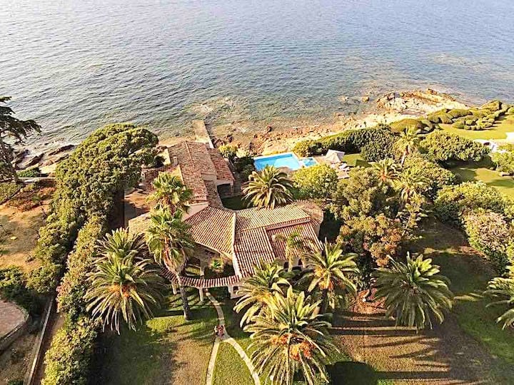 Beautiful Villa On The Beach Front Facing Ajaccio - Ajaccio