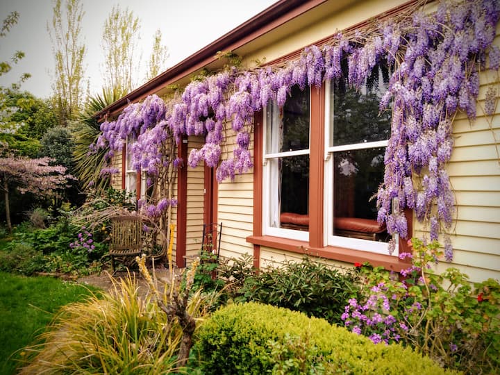 Saxon Cottage, Original 1880's Chch Farm Cottage - Christchurch