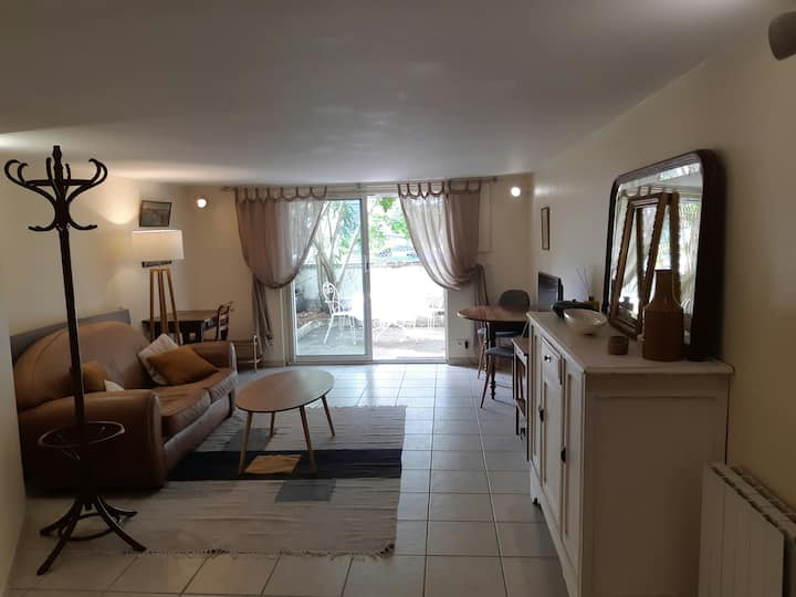 Charmant T1 Au Calme Et Proche Centre Ville - La Rochelle