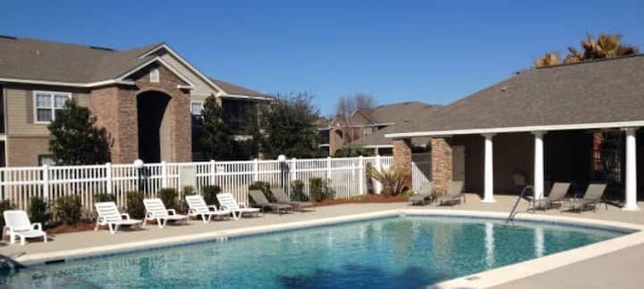 Cozy Condo Less Than 10 Miles From The Beach. - Foley, AL