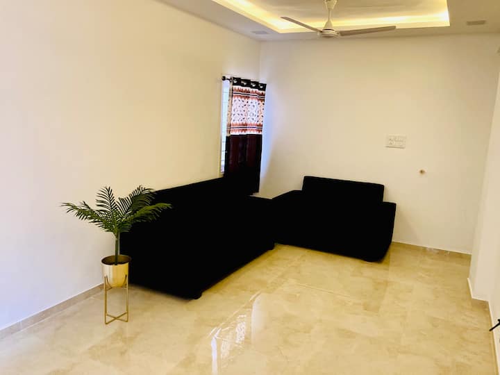 Cozy And Comfortable Stay In The Ahmedabad -