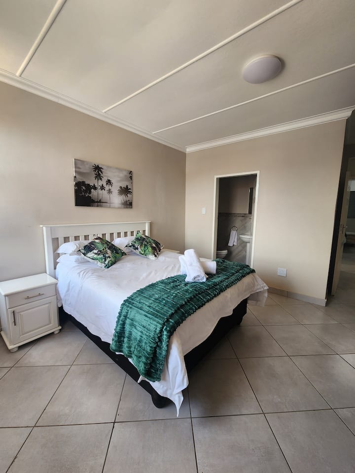 2 Bedroom Apartment New Redruth With Back Up Power - Alberton