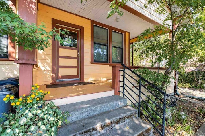Charming Historic Home Willits! - Willits