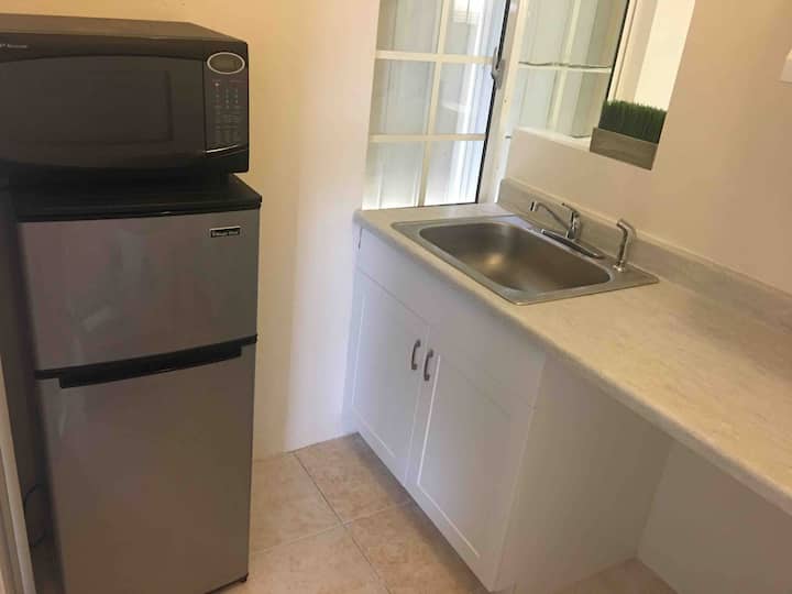 Near Hospital And Hilton! Spacious Tamuning Suite - Guam