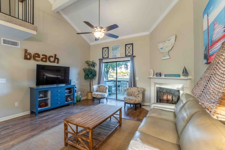 Large Beachy Condo Gated Community Walk To Beach - Orange Beach, AL