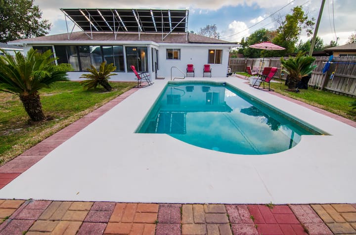 Home Away From Home - Deltona, FL