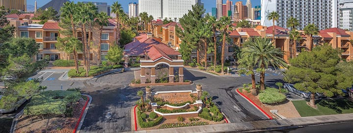 Relaxing Vegas Resort 1 Bdrm Suite Near Mgm Grand - Las Vegas