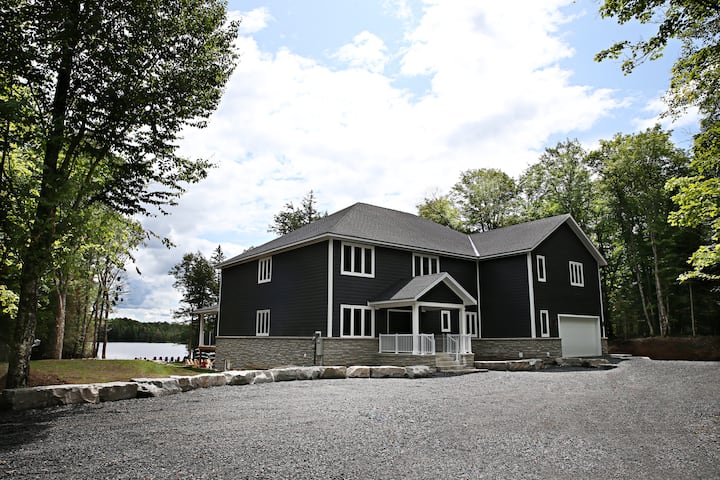 The Winsley Luxury Muskoka Lakehouse As Seen On Tv - Huntsville