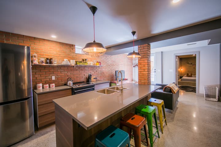 Stylish One Bedroom In The Junction Triangle - Toronto