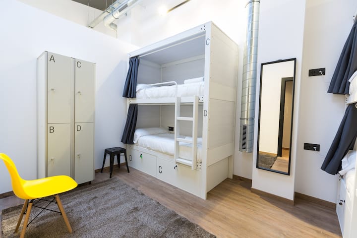 Airhostel Barcelona Airport (Shared Mix Room) - Viladecans