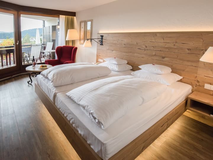 Hotel Vier Jahreszeiten Am Schluchsee, (Schluchsee), Doppelzimmer Klassik Südseite - Schluchsee
