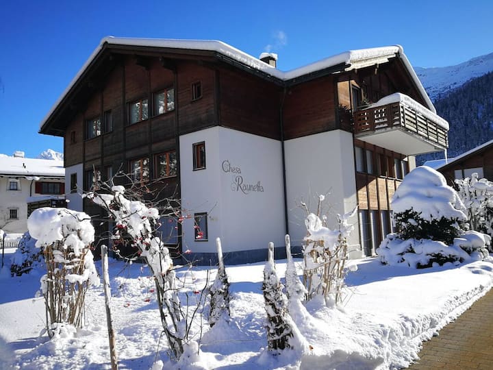 3 Bedroom Apartment For 6 - Spacious Livingroom - Klosters-Serneus