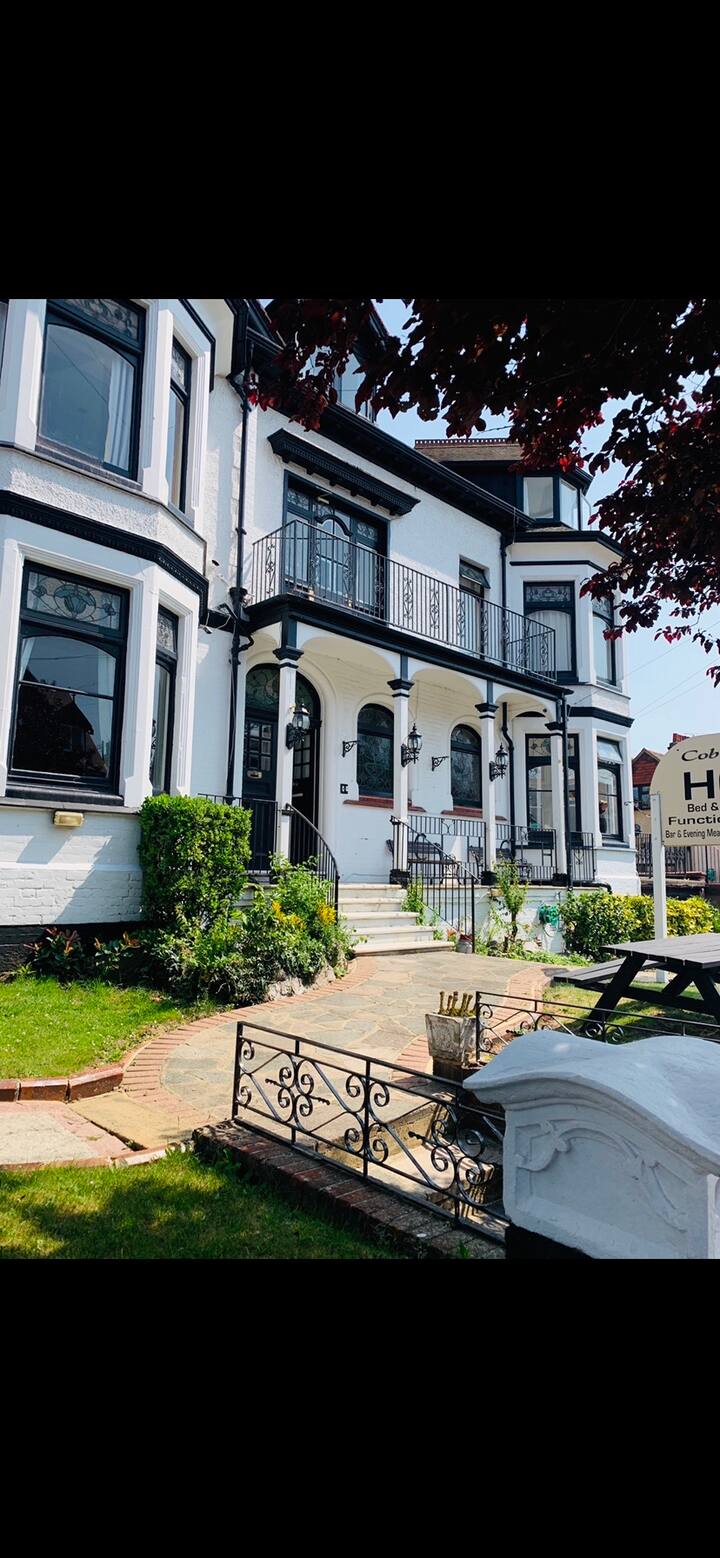 Bed & Breakfast A Hidden Gem In Southend - Southend-on-Sea