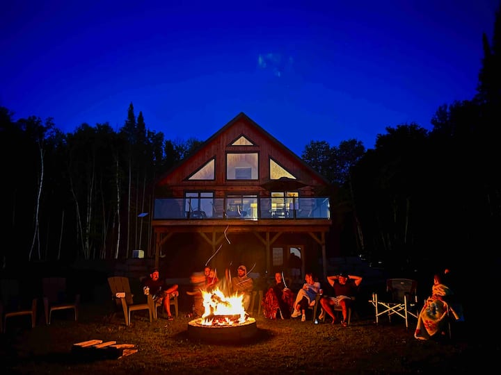 Hubbys Cove Lake House - Algonquin Provincial Park