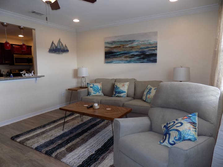 Luxury One-bedroom Condo By Keeslers Main Gate - 빌럭시