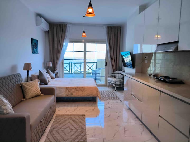 Amazing Cozy Beachfront Studio - Hurghada