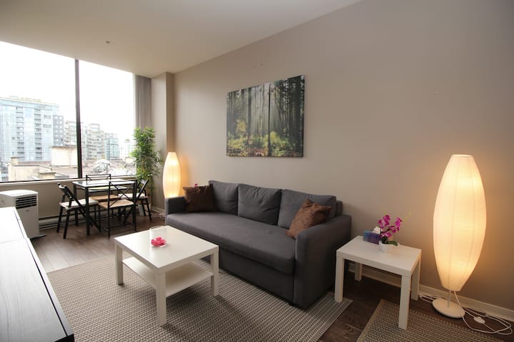 Central Dt, Middle Of Everything! - Vancouver
