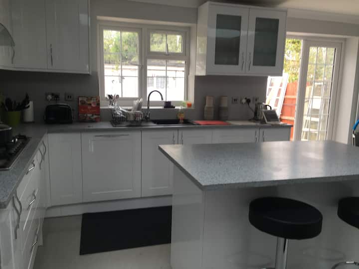 Double Room With Private Bathroom - Hounslow