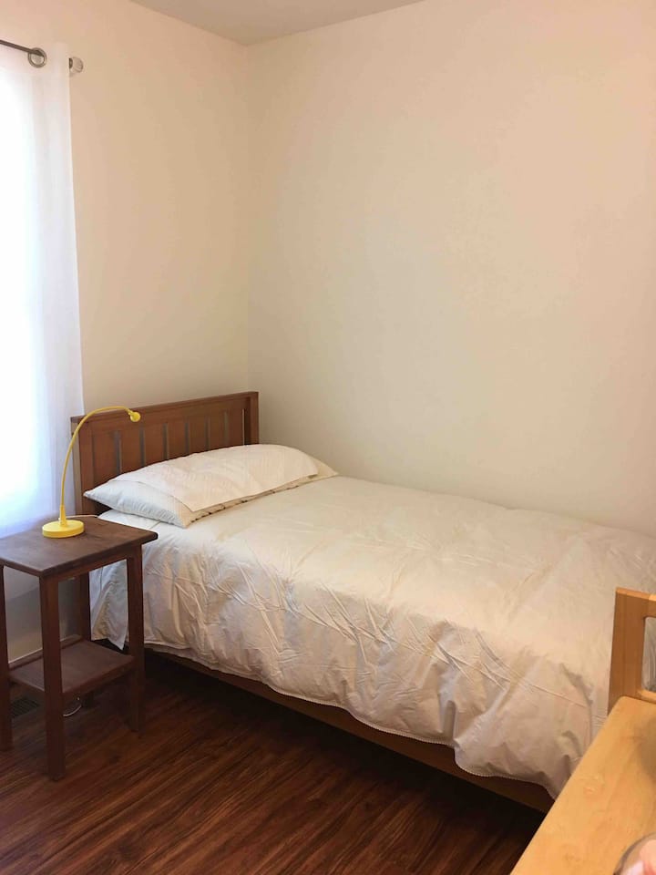 Cozy Bedroom With Private Bath Near Nist. - Germantown, MD
