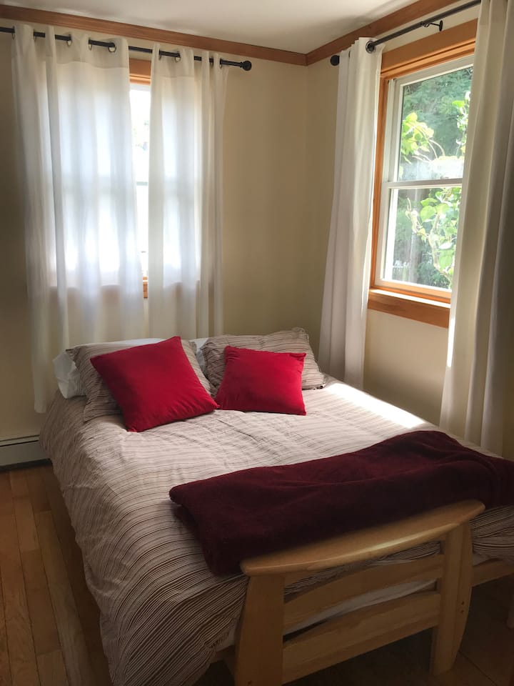 Cape Cottage Studio - Cape Elizabeth, ME