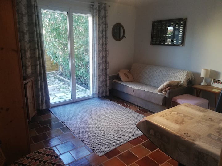 T1 En Bas De Villa Avec Jardin Privatif. - Saint-Raphaël