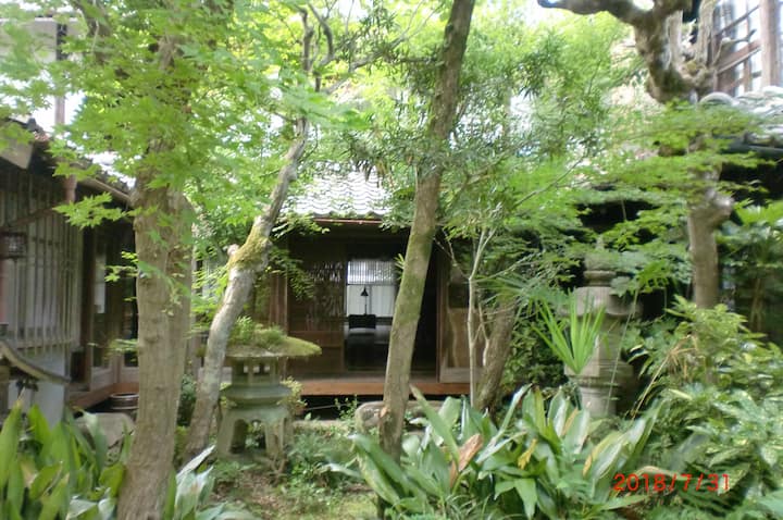 丹波・篠山の大きなお屋敷、一棟貸し、Bbq・ピザ・焚火可、サウナあり、大人数グループや家族連れに最適 - 丹波篠山市