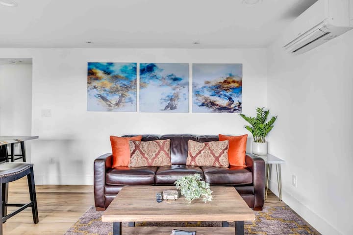 New 2br/2ba W/views In Queen Anne(emerald Cottage) - Leschi - Seattle