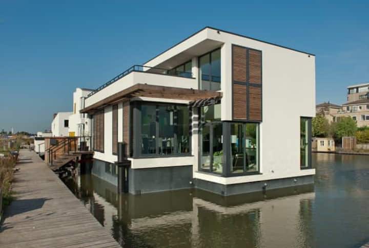 Privékamer In Unieke Drijvende Watervilla - Delft