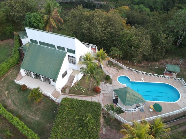Hermosa Casa Quinta! - Melgar
