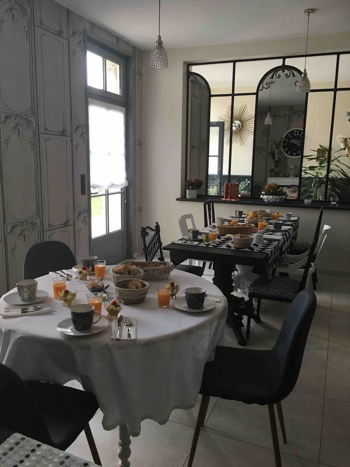 Chambres D'hôtes"logis De Sèvres" Chambre 3-4 Pers - Niort