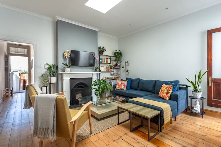 Charming Room In Vibrant Neighborhood - Cape Town