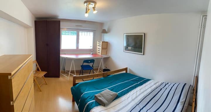 Chambre Double Dans Maison En Ville - Échirolles