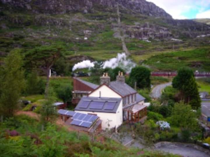 Carbon Neg Double Room Only - Blaenau Ffestiniog