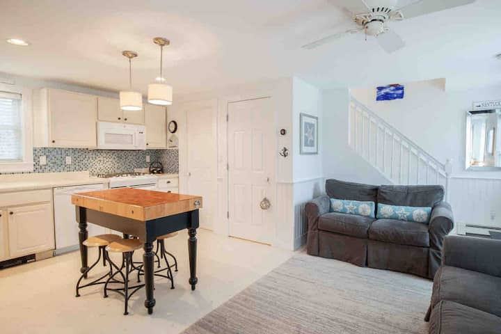 Nantucket Getaway  With Everything You Need - Nantucket, MA