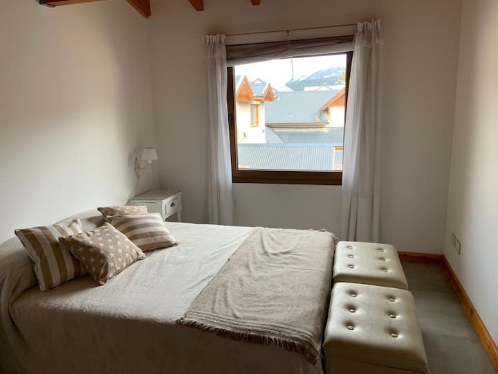 Moderno Departamento Céntrico Con Cochera - San Martin de los Andes