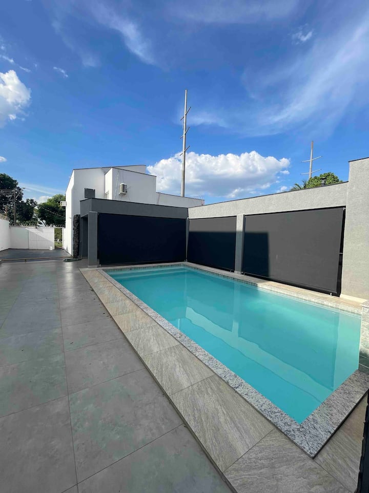 Casa Com Piscina, Varanda Gourmet E Muito Requinte - Goiânia