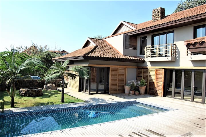 Spacious And Private 4 Bedroom Home - Dolphin Coast