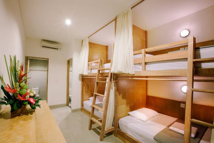 Lokal Bali Hostel 4 Bed Mixed - 4 Pax - Kuta