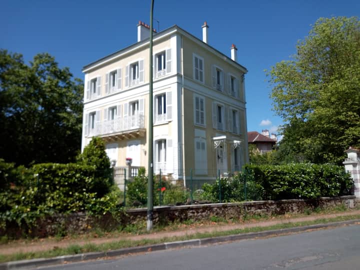 Appartement De Charme 90 M2, 30 Mn De Paris Jardin - Rueil-Malmaison