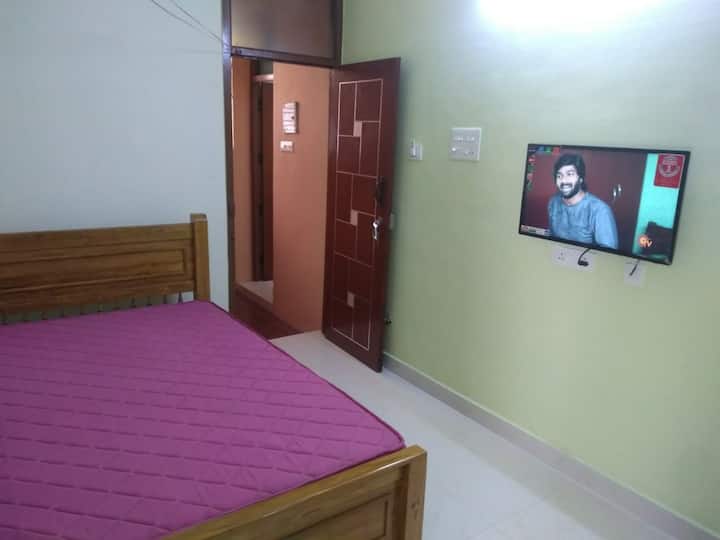 Ejs Homes - Coutrallam (Room 2) - Courtallam