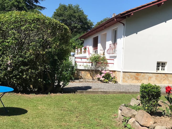 Belle Maison Basquaise Vue Sur La Rhune à Ascain - Pays basque français